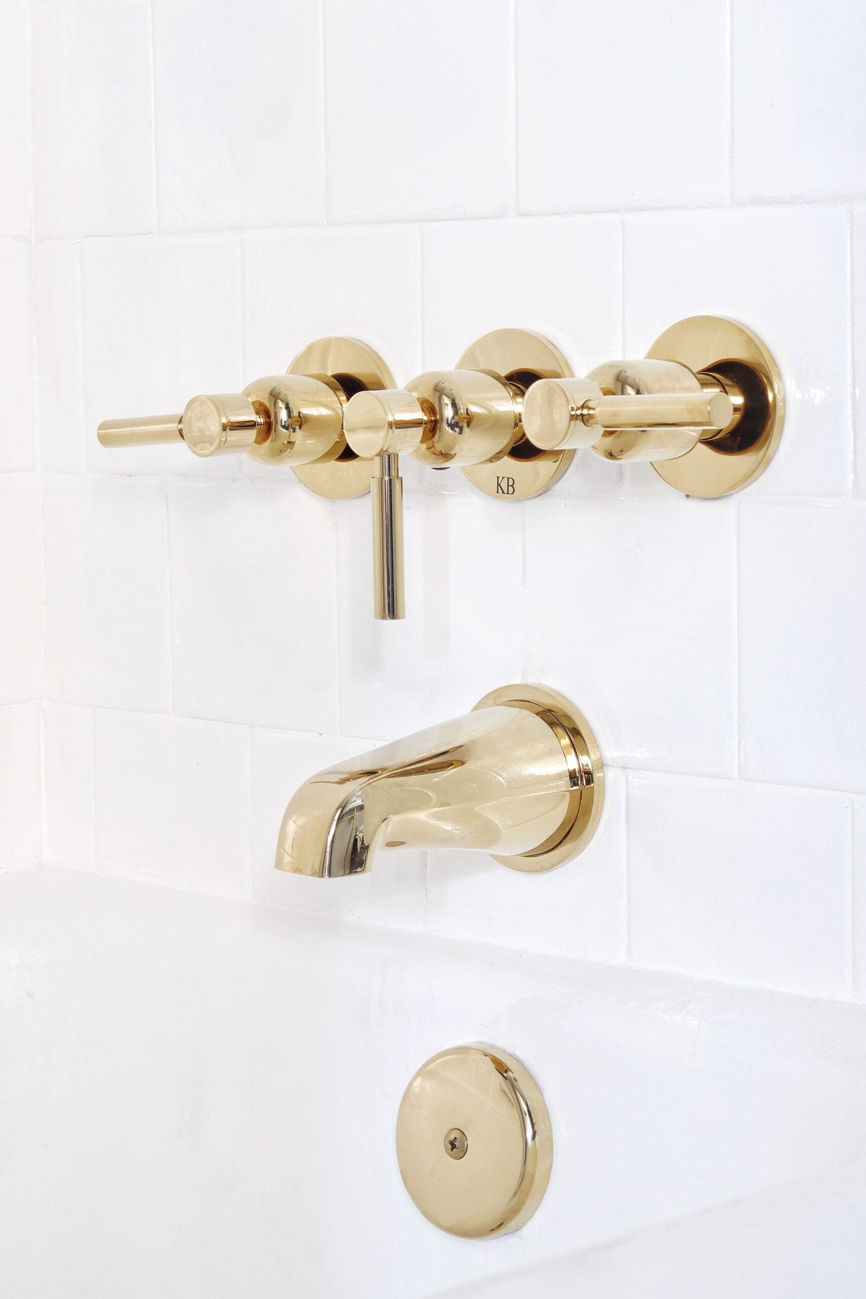 Your Quick and Easy Guide to Tub and Shower Faucet Handles | Kingston Brass